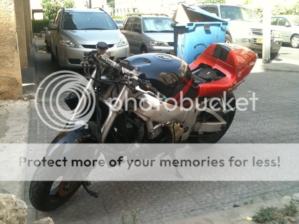 Hi guys, im new here, and im building a SRAD 98 | Suzuki GSX-R ...